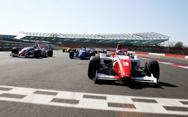 PaddockScout Preview: 2012 F2 season begins at Silverstone - Formula Scout