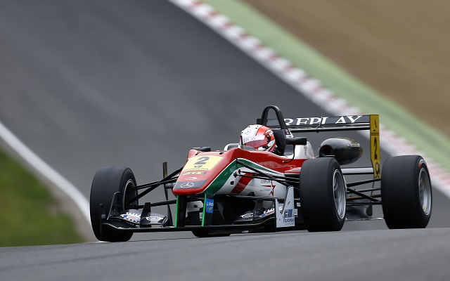 Lynn takes triple pole in Brands Hatch qualifying - Formula Scout