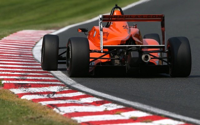 Morris beats Barlow to take long-awaited maiden victory - Formula Scout