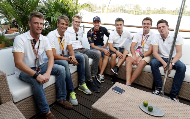 World Series by Renault stars visit F1 paddock at Monza - Formula Scout