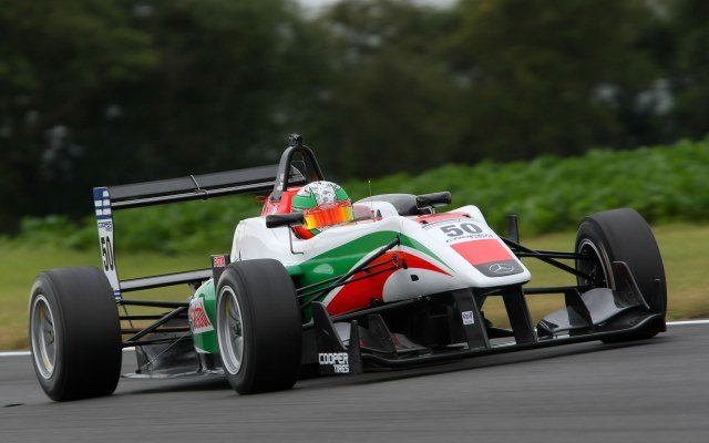 MacLeod claims double pole on British F3 return at Snetterton - Formula ...