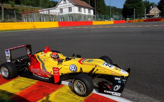 Gelael and Jones lead British F3 practice at Spa-Francorchamps ...