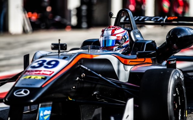George Russell signs with Hitech for 2016 European F3 season - Formula ...
