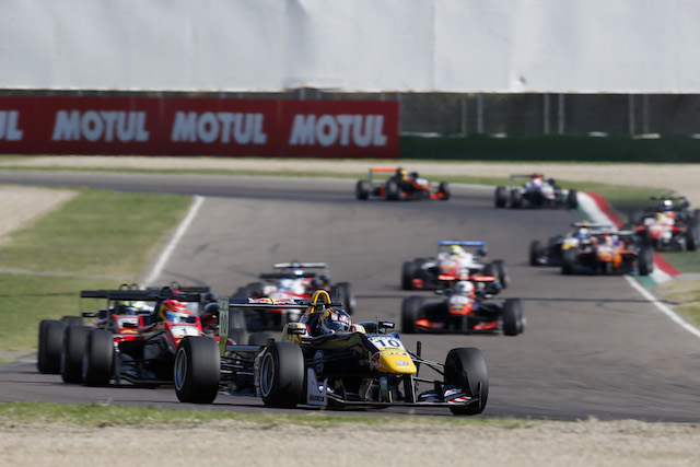 Kari makes stunning pass on Stroll to grab first F3 win - Formula Scout