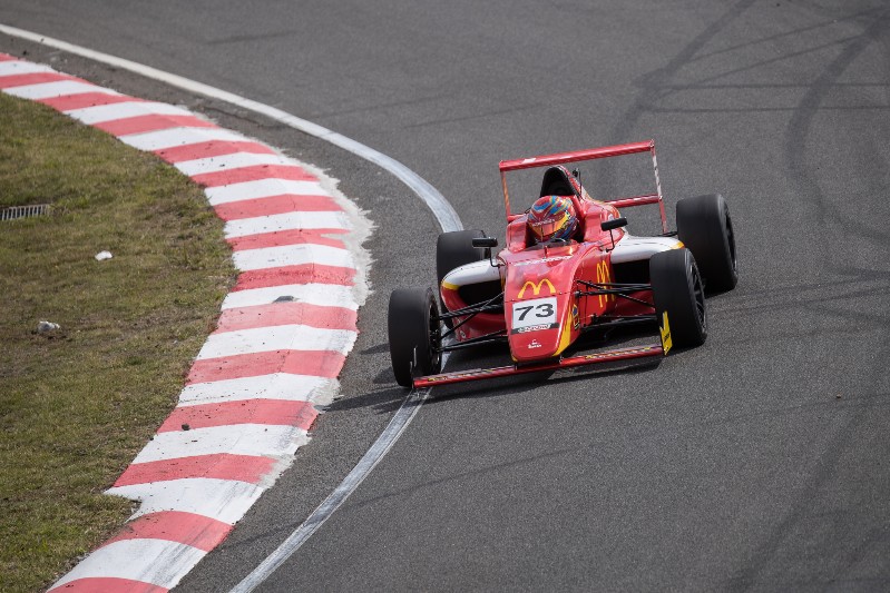 Cameron Shields gets triple Australian title campaign underway ...