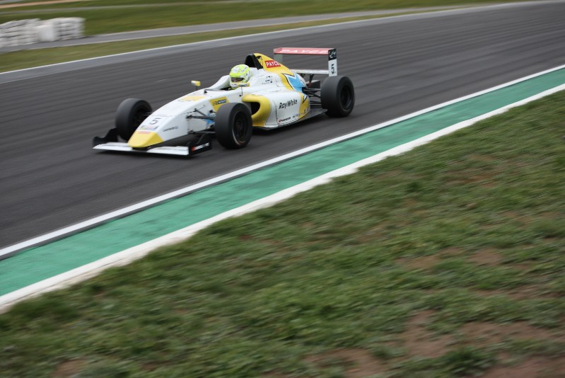 Suhle the consistent in six race Australian F4 round at Winton ...