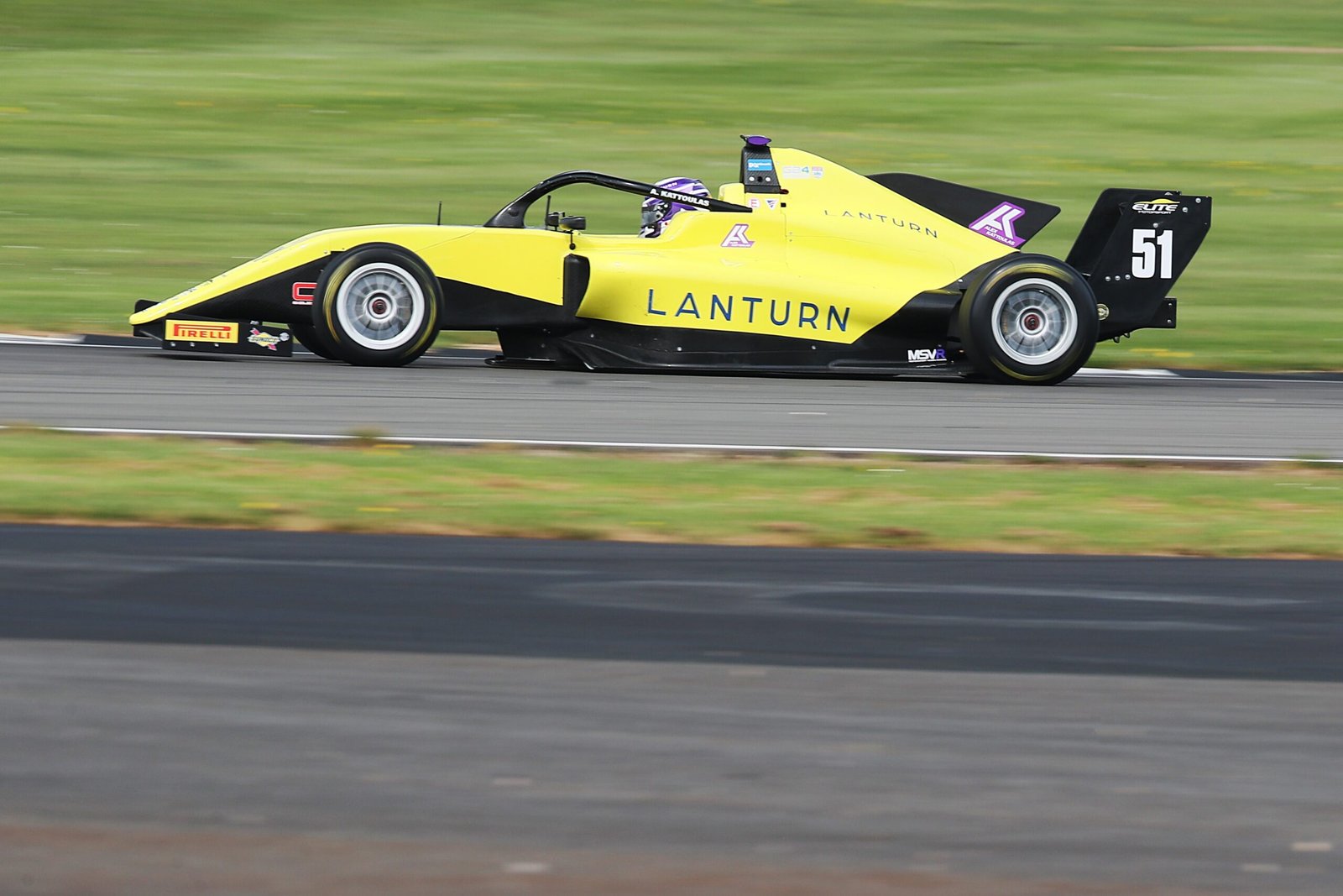 Kattoulas leads Elite 1-2 for first GB4 win - Formula Scout