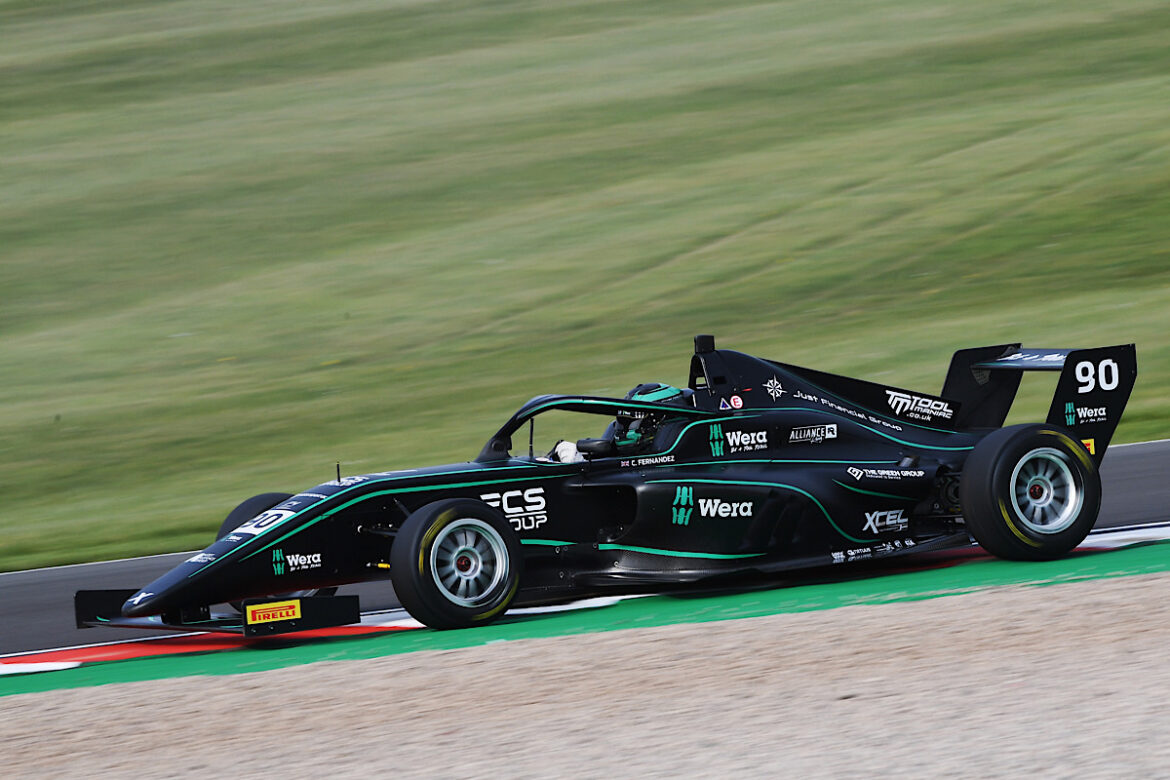 Chase Fernandez wins disrupted British F4 race two at Donington ...