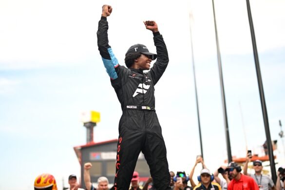 Rowe wins from back of grid in Gateway Indy Nxt race - Formula Scout