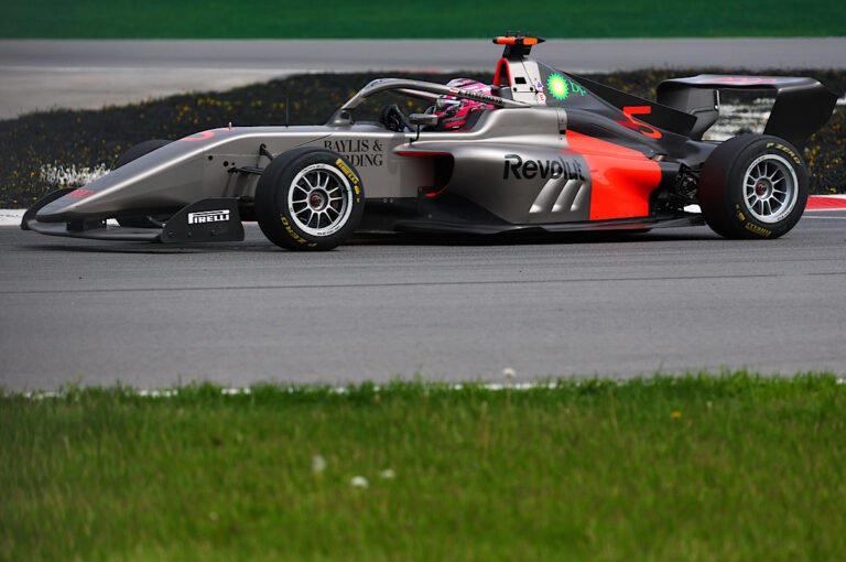 Felbermayr produces commanding F1 Academy Silverstone victory - Formula ...